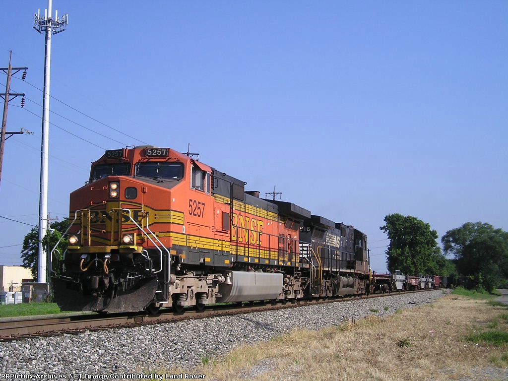 BNSF 5257 Eastbound